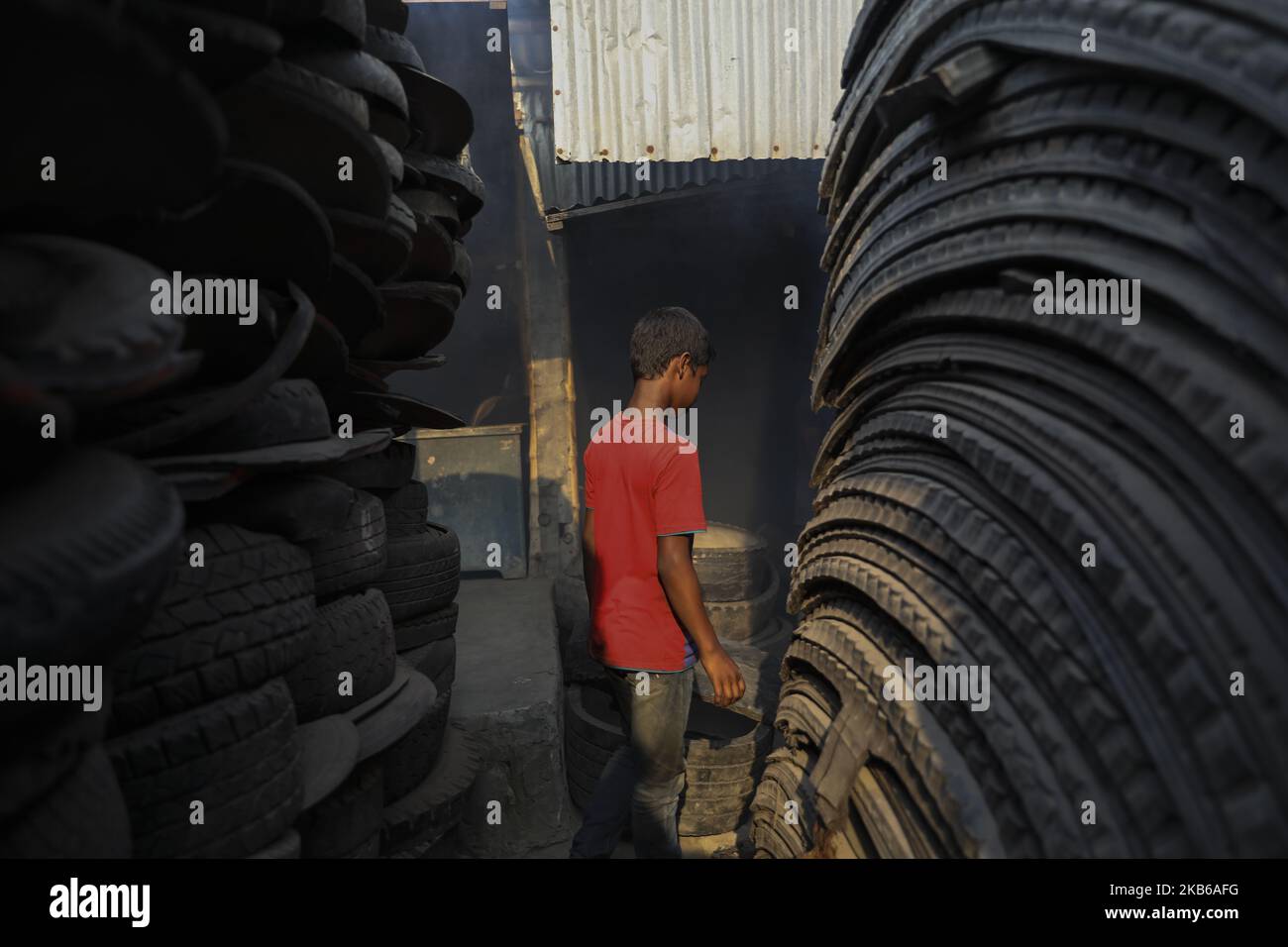Bangladeshi child laborer hi-res stock photography and images - Alamy