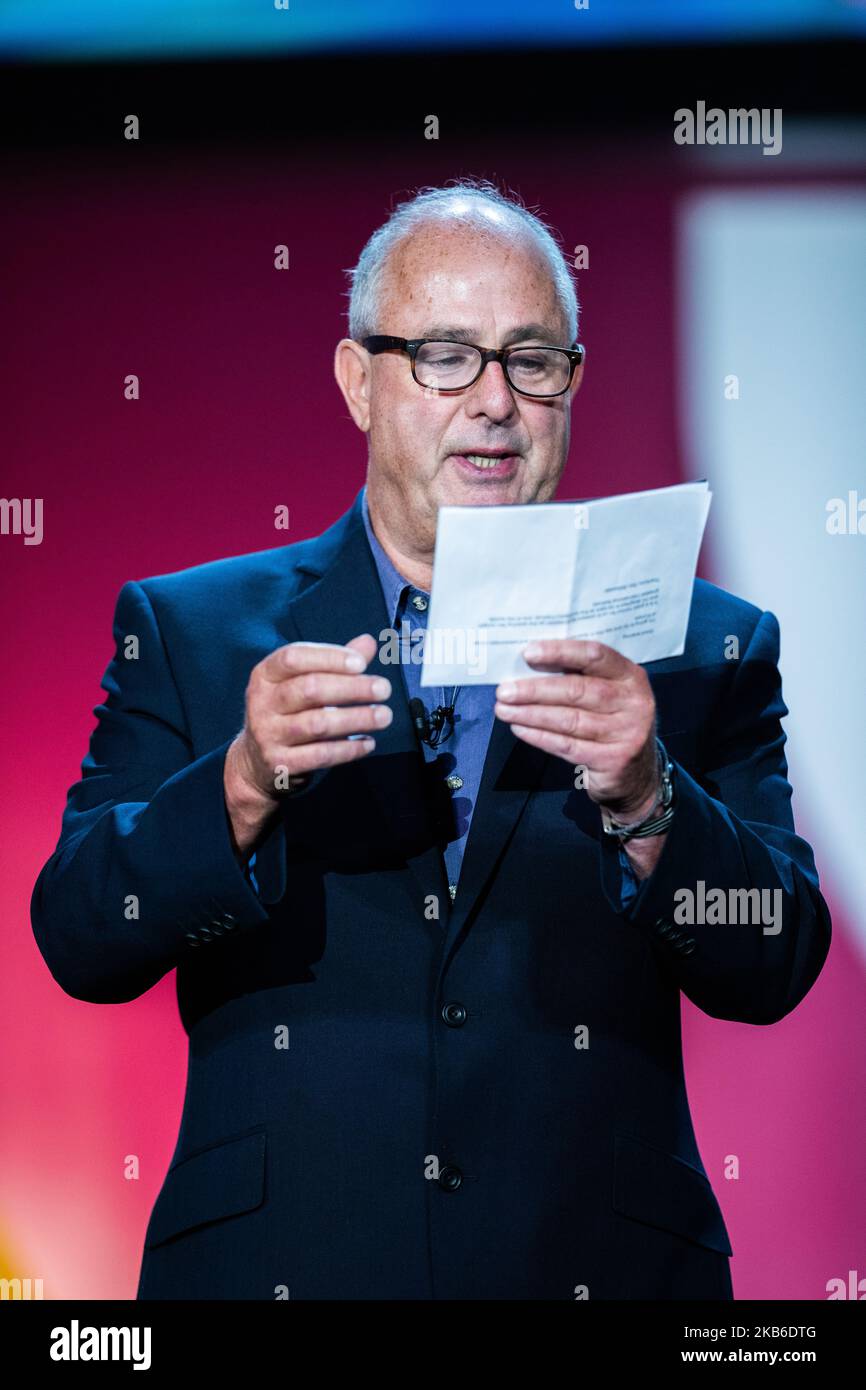 Roger mitchell hi-res stock photography and images - Alamy