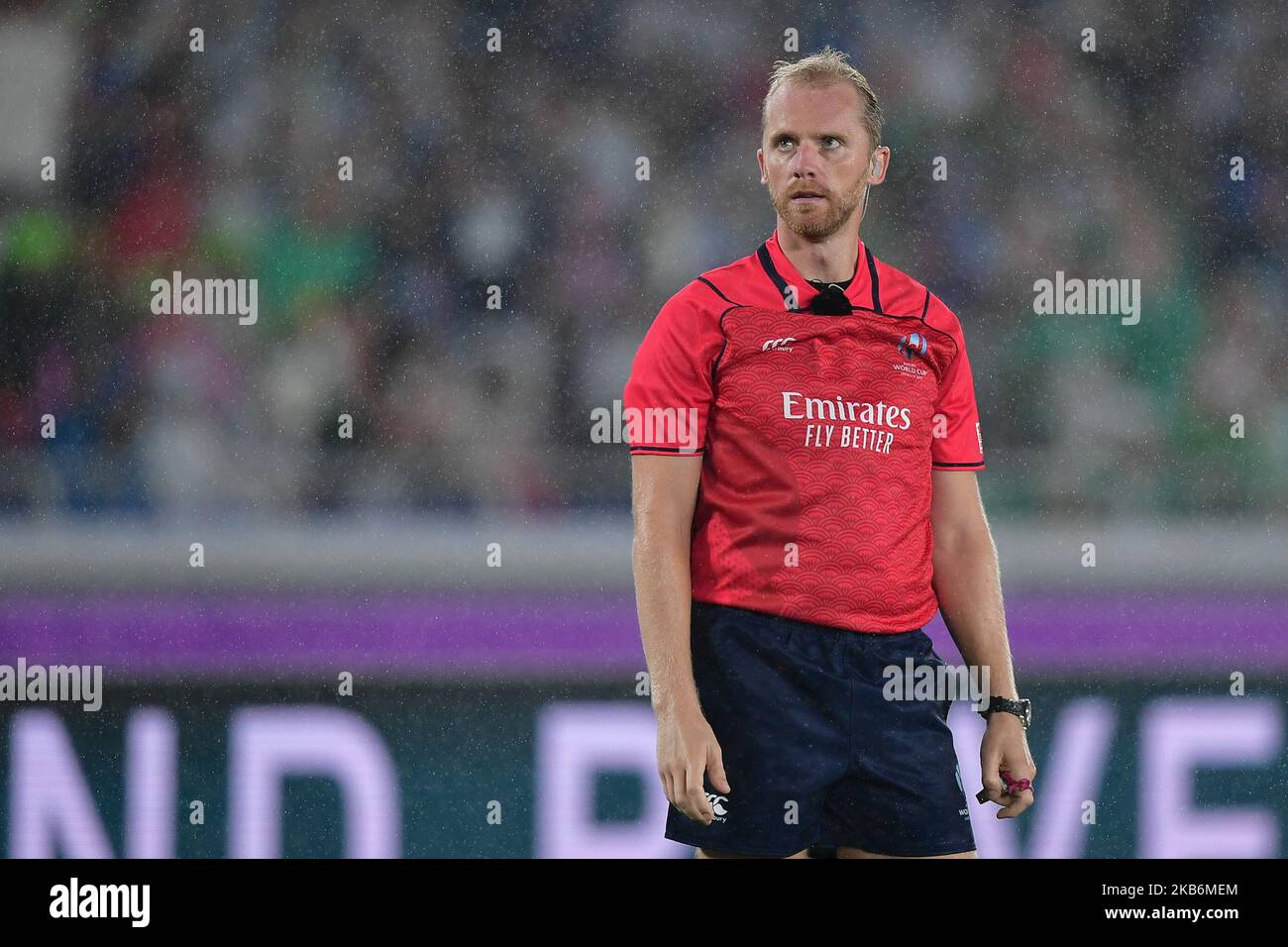 Rugby referee waiting for decision hi-res stock photography and images ...