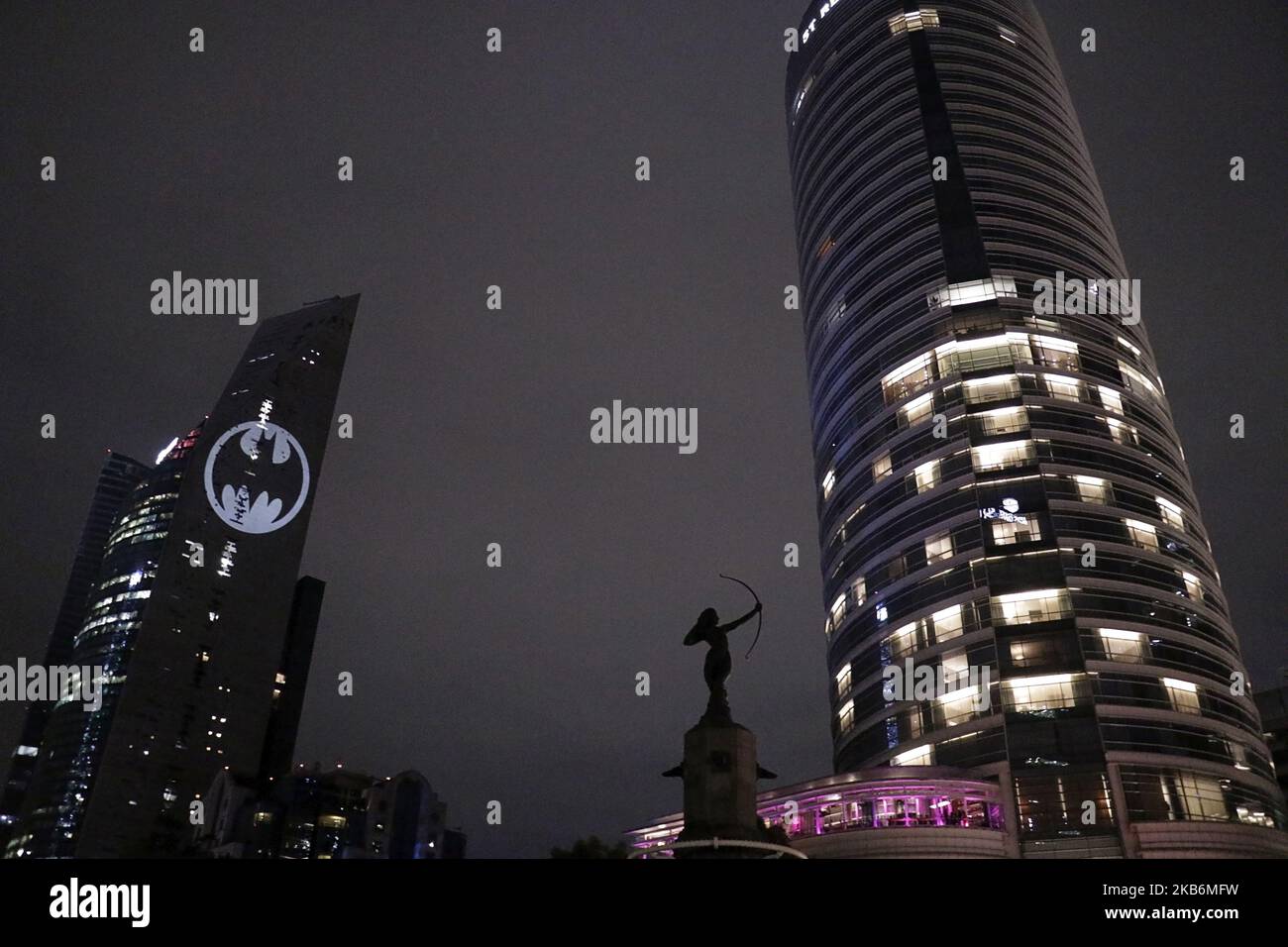 Hundreds of followers of the Dark Knight 'Batman' gathered at the Torre ...
