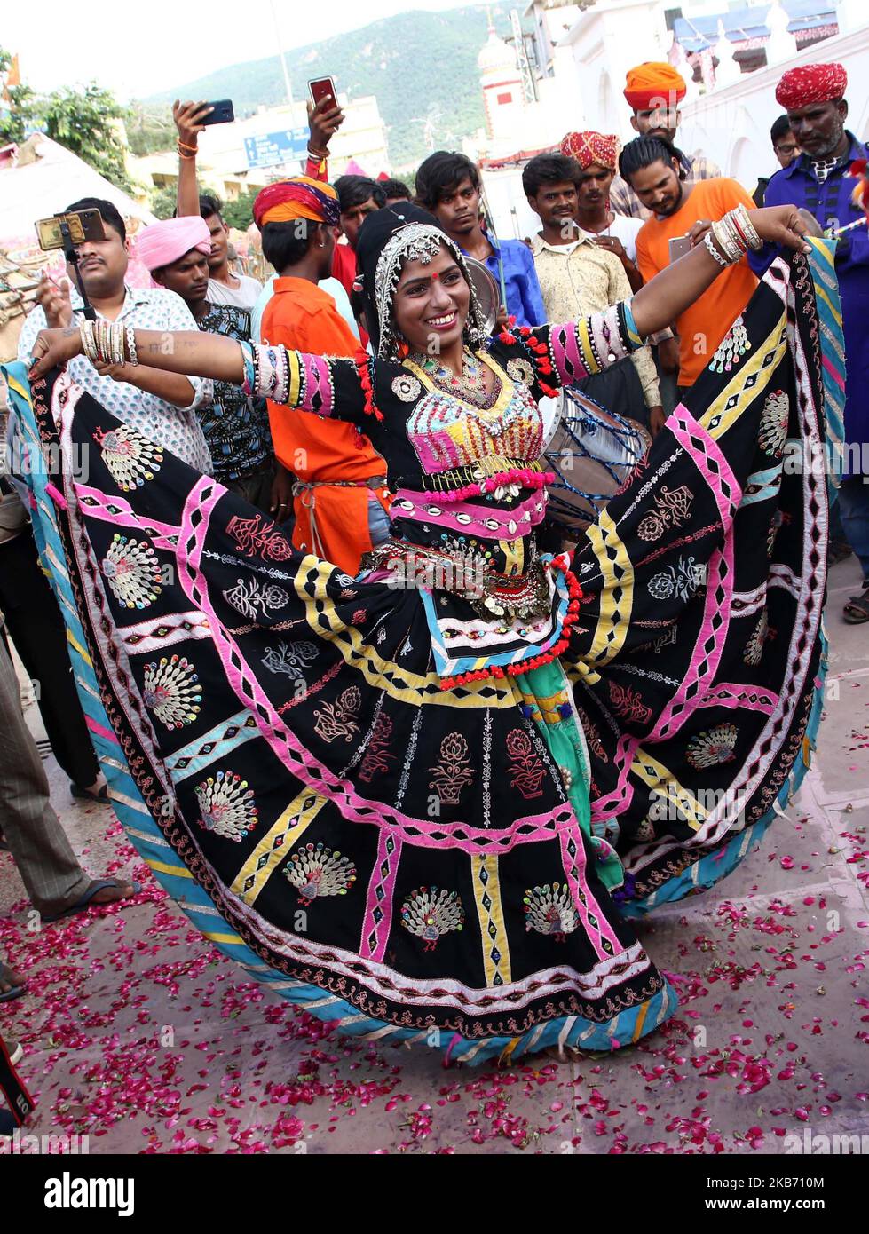 Foreign tourist dances hi-res stock photography and images - Alamy
