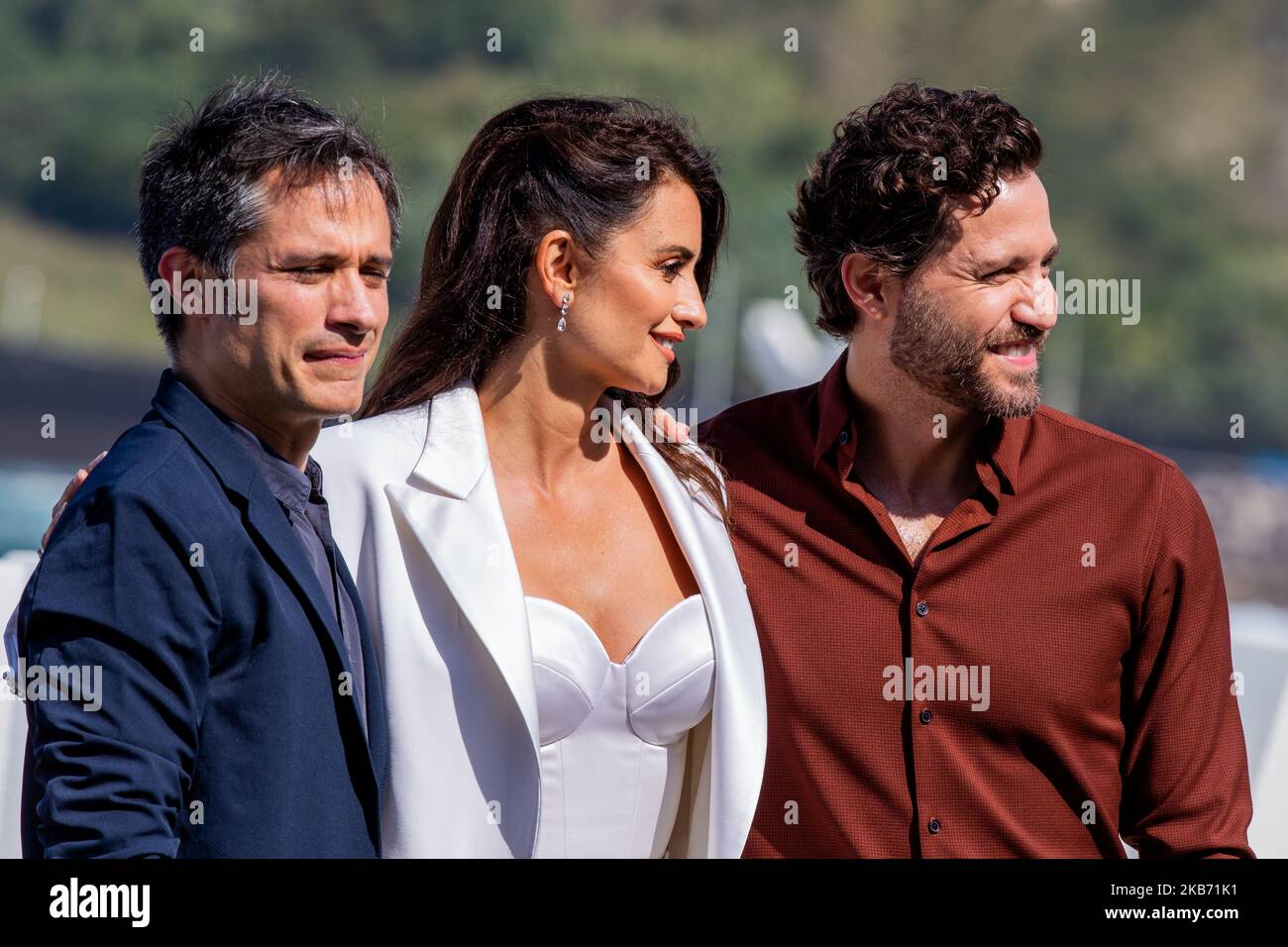 Gael Garcia Bernal, Penelope Cruz and Edgar Ramirez attend 'Wasp ...