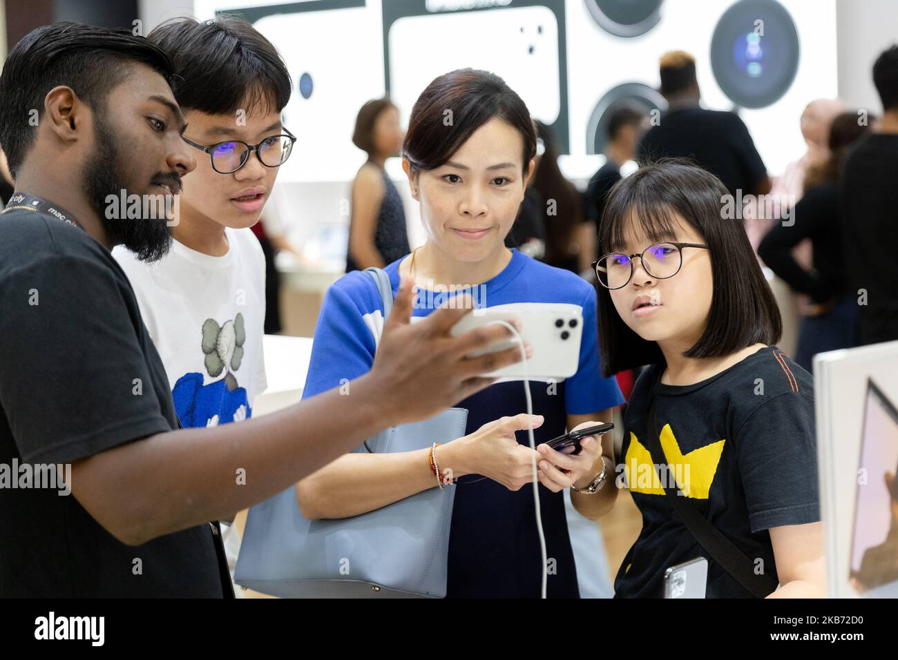 Employee features hi-res stock photography and images - Alamy