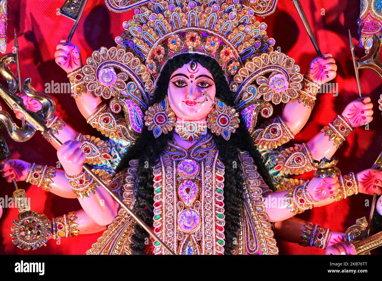 Kolkata durga puja shrine hi-res stock photography and images - Alamy