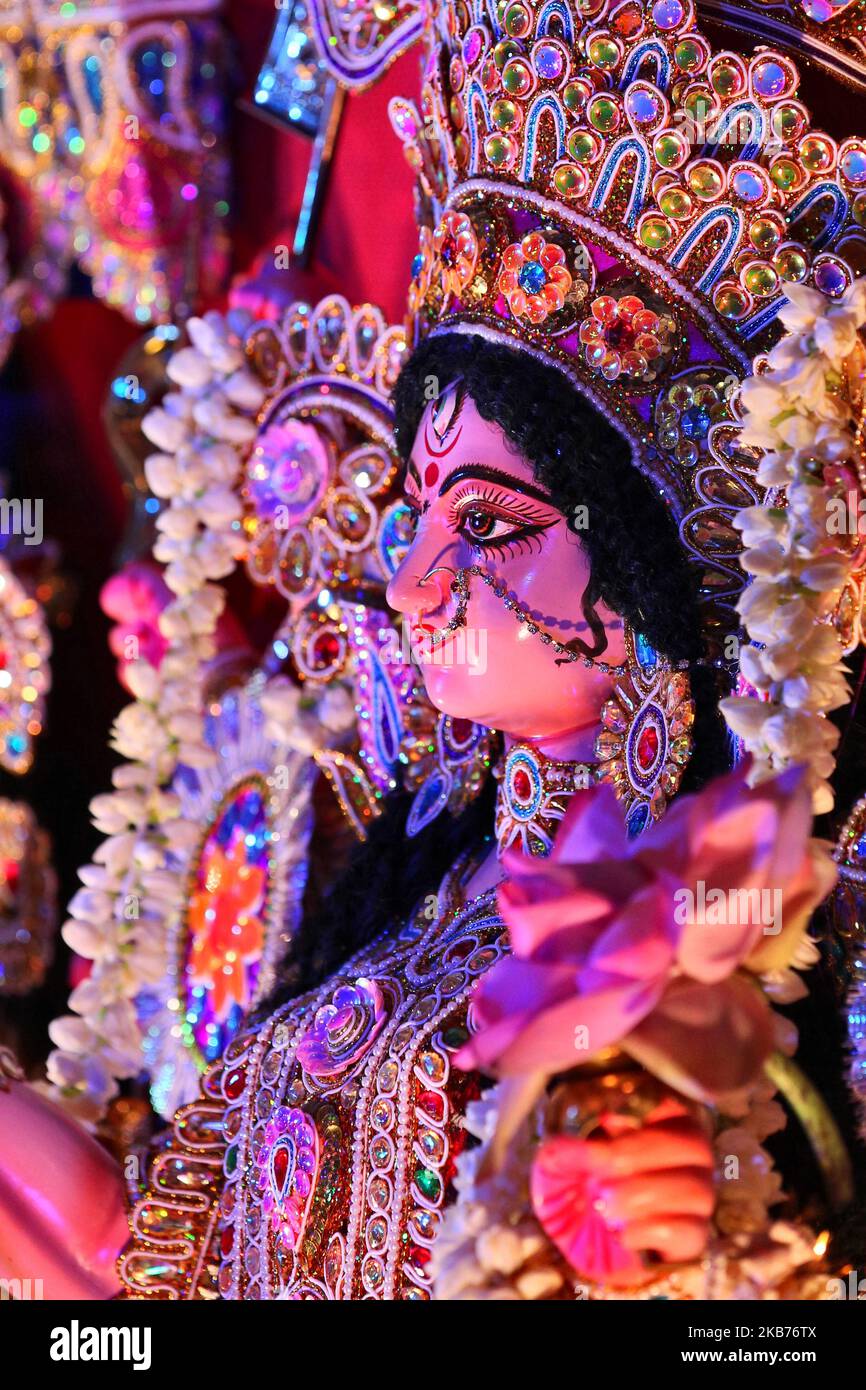 Kolkata durga puja shrine hi-res stock photography and images - Alamy