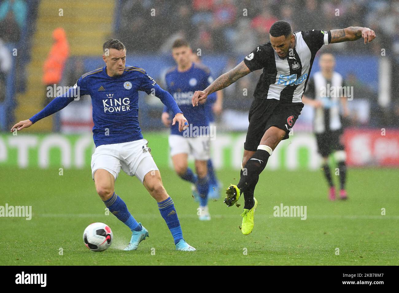 Jamaal Lascelles (6) of Newcastle United passes the ball during the ...