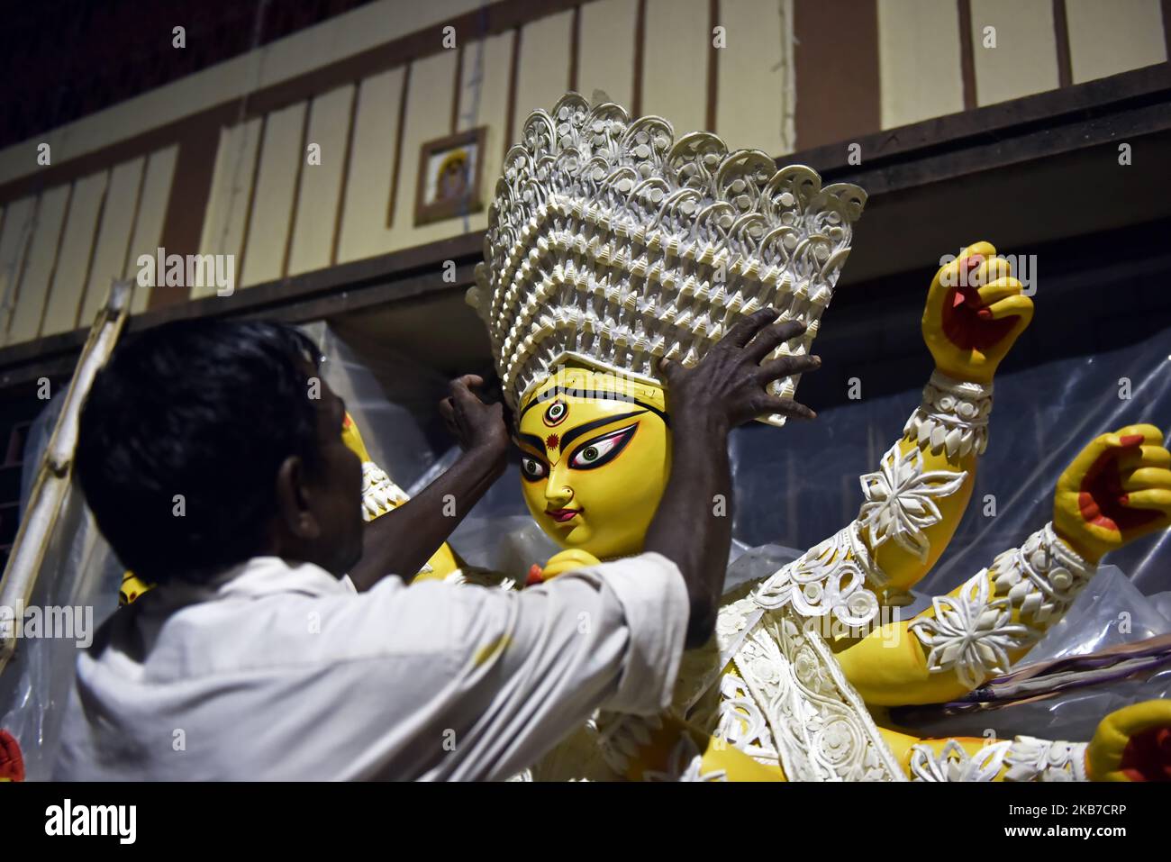 Durga slaying mahishasura hi-res stock photography and images - Alamy