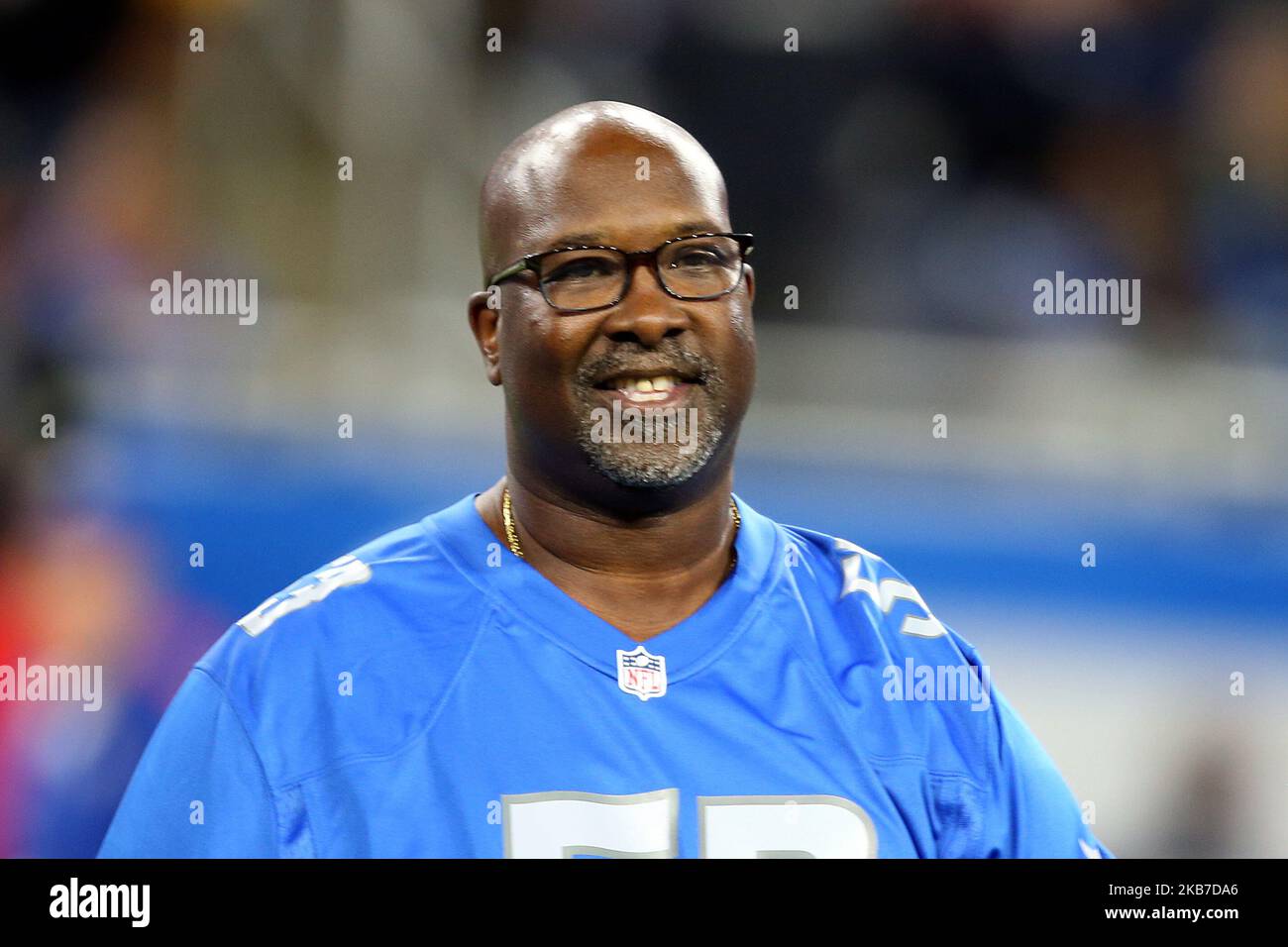 Former Detroit Lions center Kevin Glover (53) is honored during ...