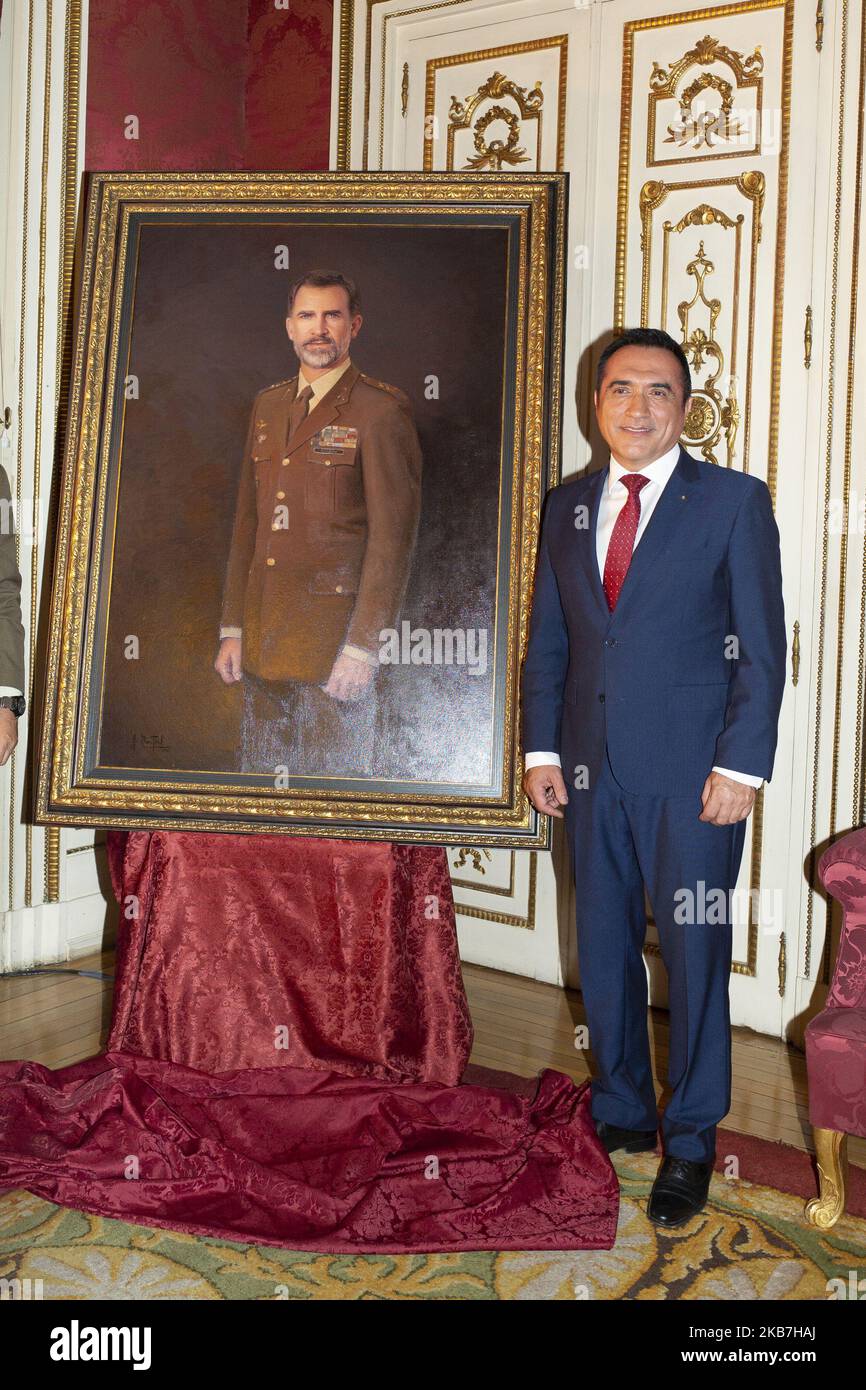 The painter Antonio Montiel presents his portrait of King Felipe VI at ...