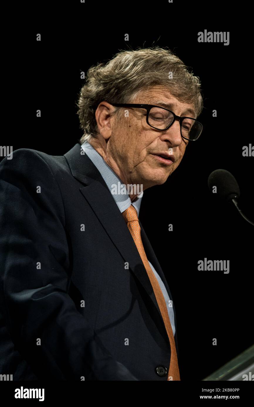 The global funds sitsh replenishment hi-res stock photography and ...