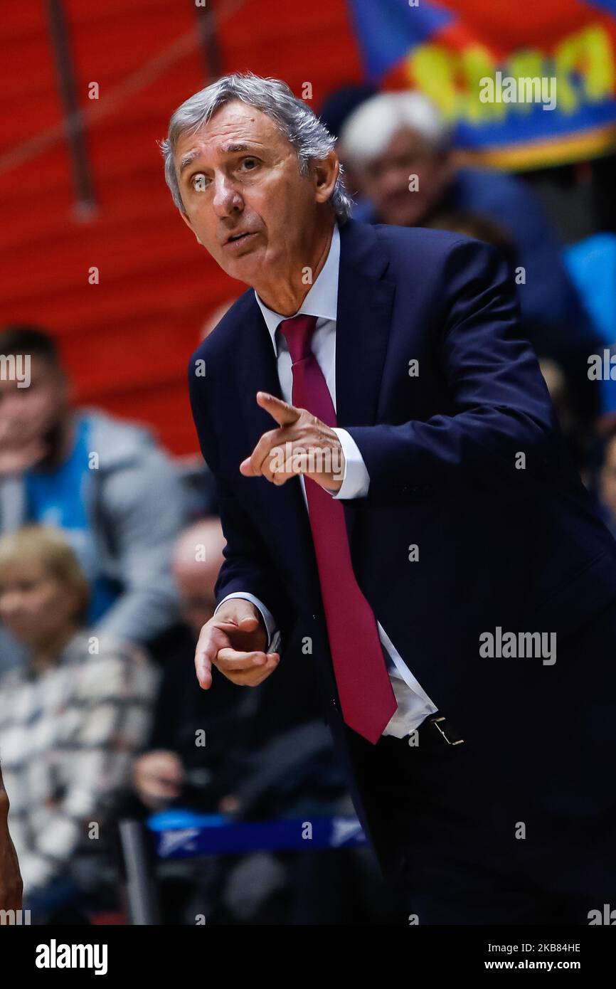 Barcelona head coach Svetislav Pesic gestures during the 2019/2020 ...