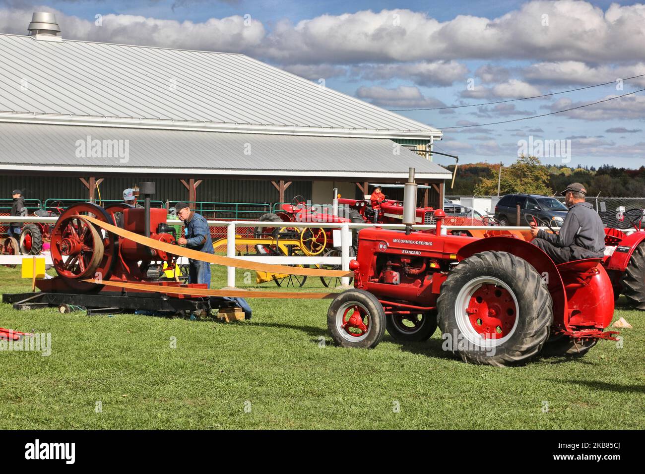 Old steam powered farm tractor hi-res stock photography and images - Alamy