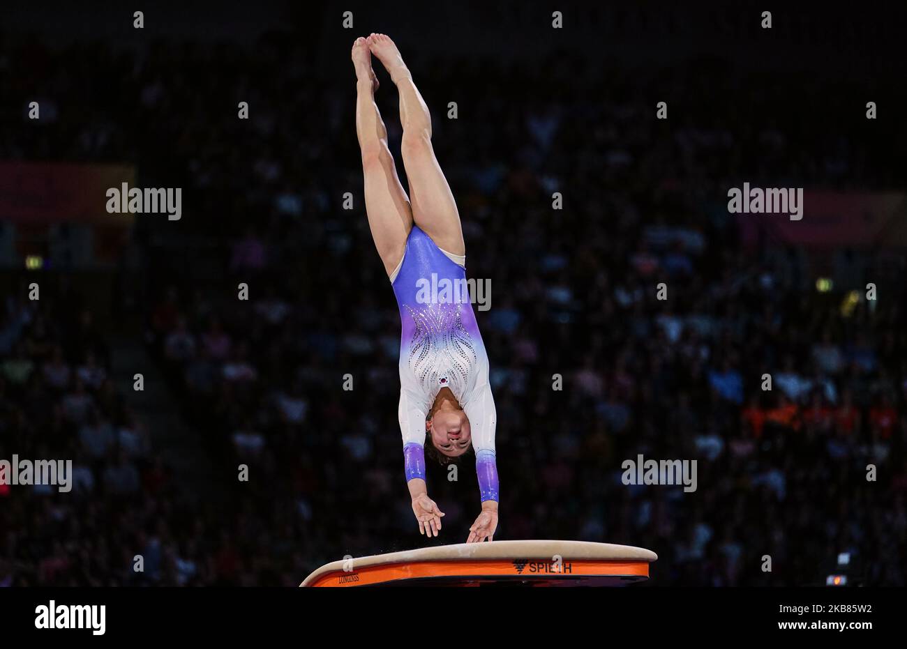 Qi qi gymnastics hi-res stock photography and images - Alamy