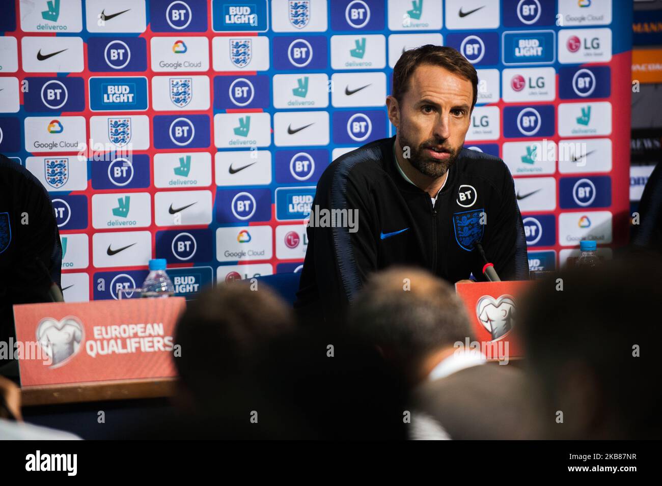 Gareth southgate manager of england press conference hi-res stock ...
