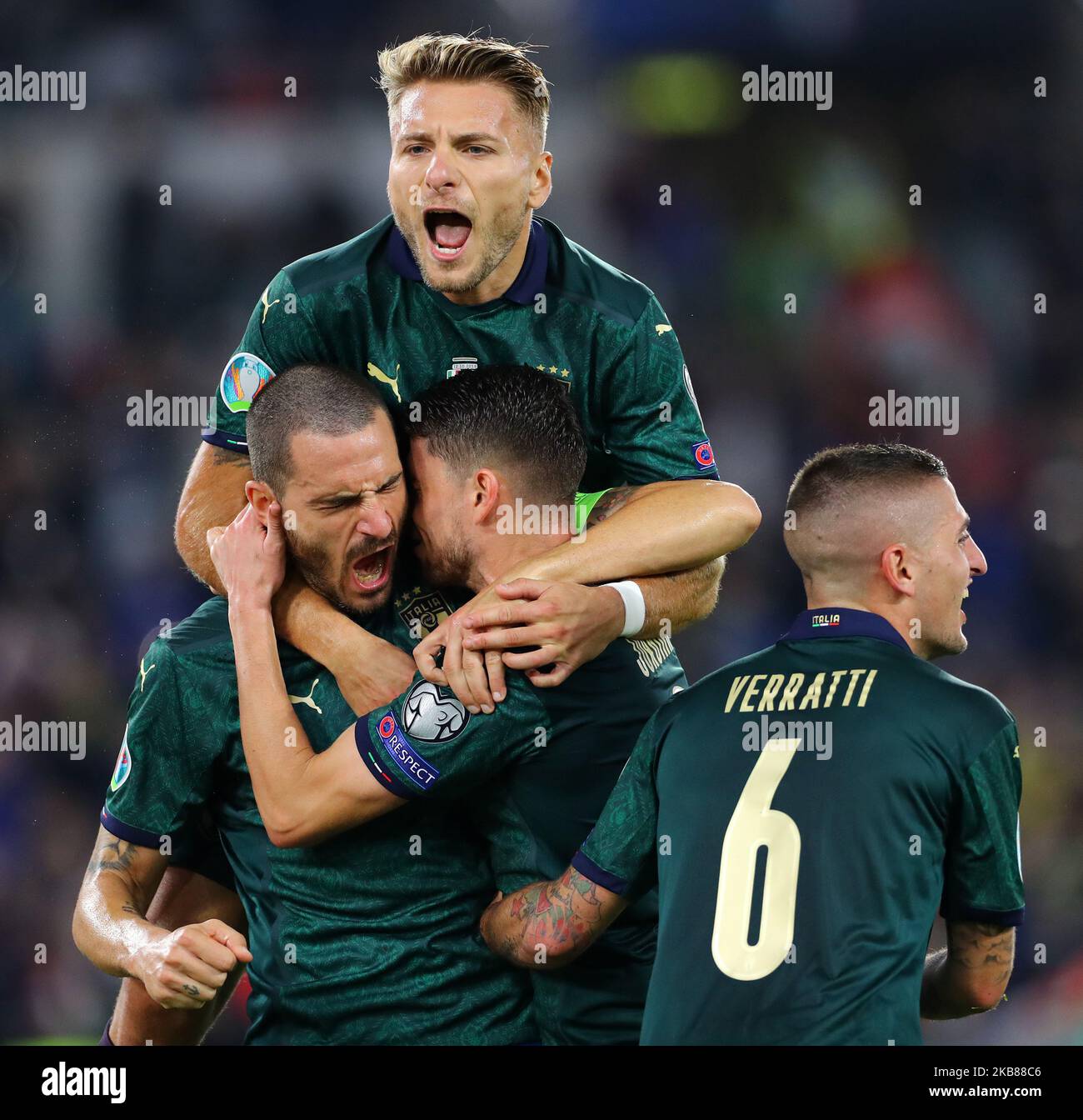 Jorginho of Italy celebrates with Marco Verratti, Leonardo Bonucci and ...