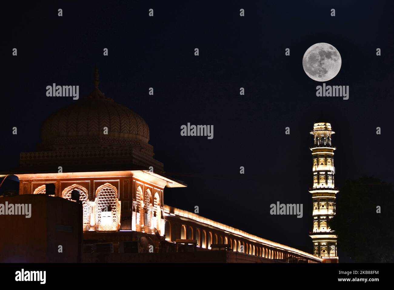 Hindu lunar month of ashvin hi-res stock photography and images - Alamy