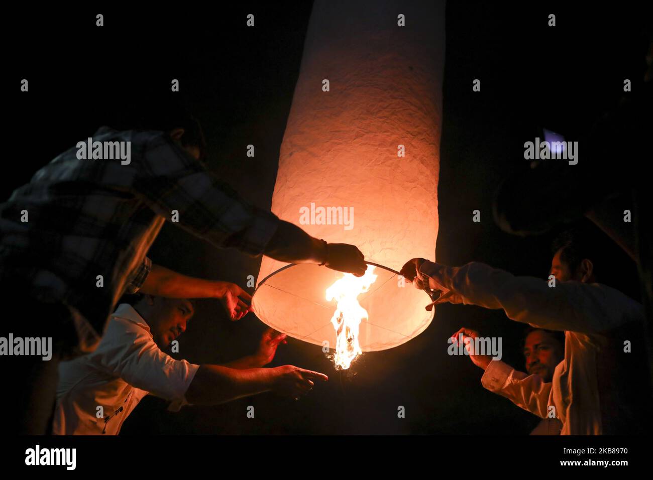 Buddhist Devotees fly Fanush (Hot Air Balloons) to honor the Lord ...