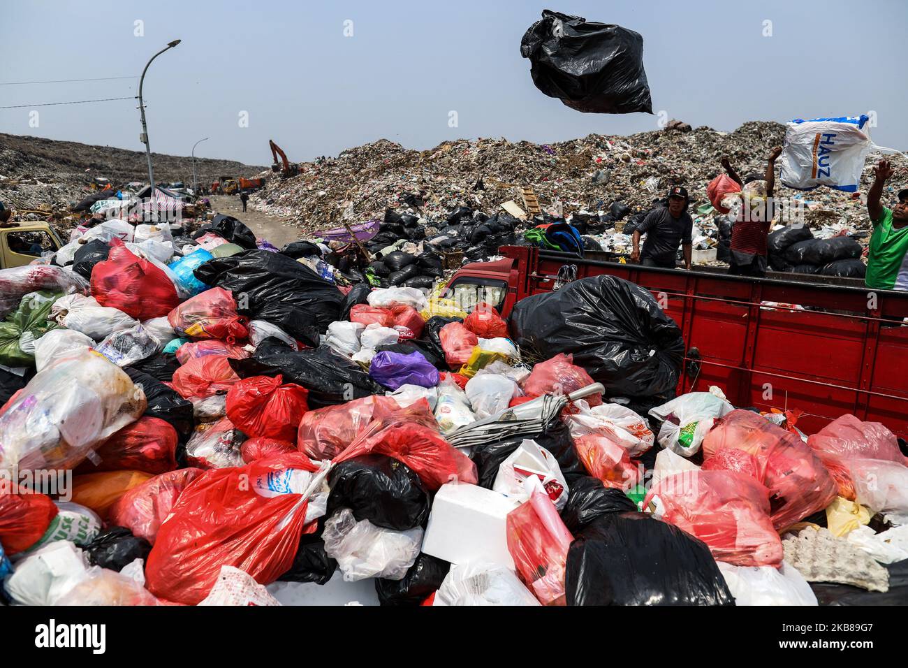 Daily human plastic waste hi-res stock photography and images - Alamy