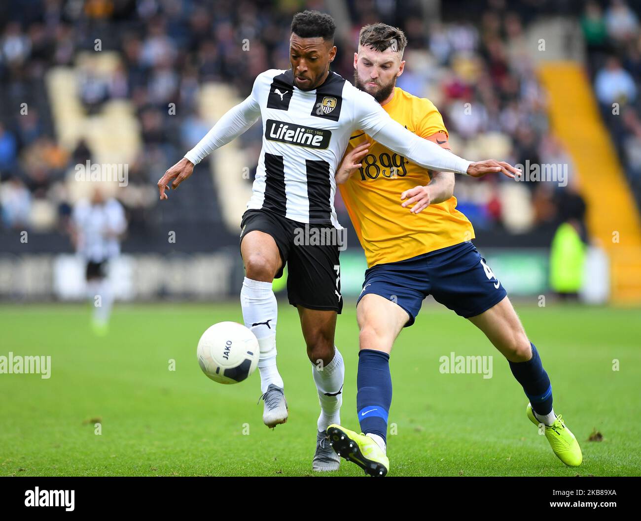 Wes thomas of notts county battles hi-res stock photography and images ...