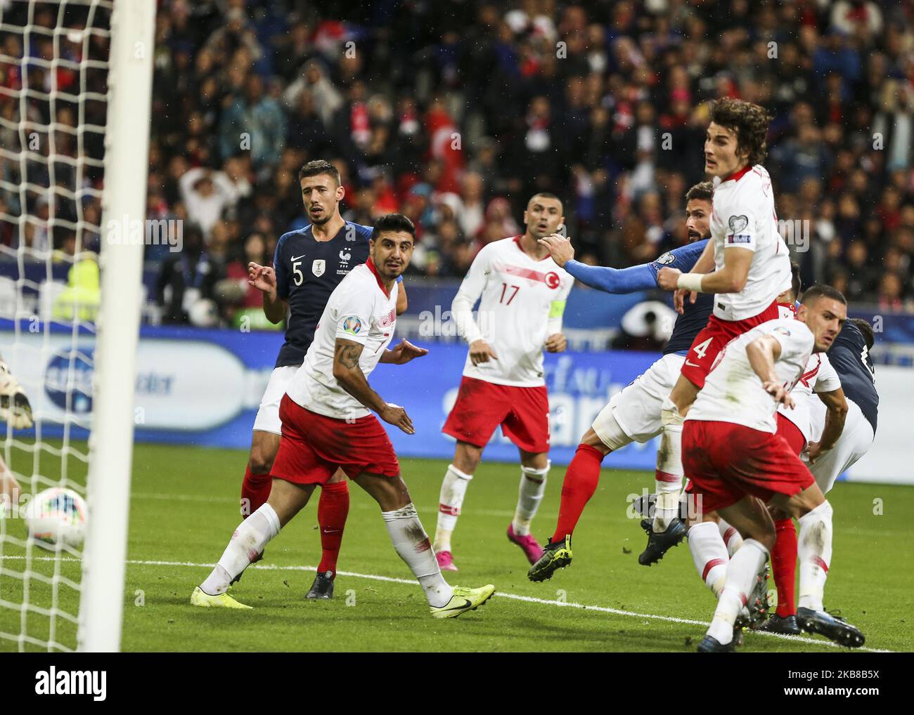 Olivier giroud goal hi-res stock photography and images - Alamy