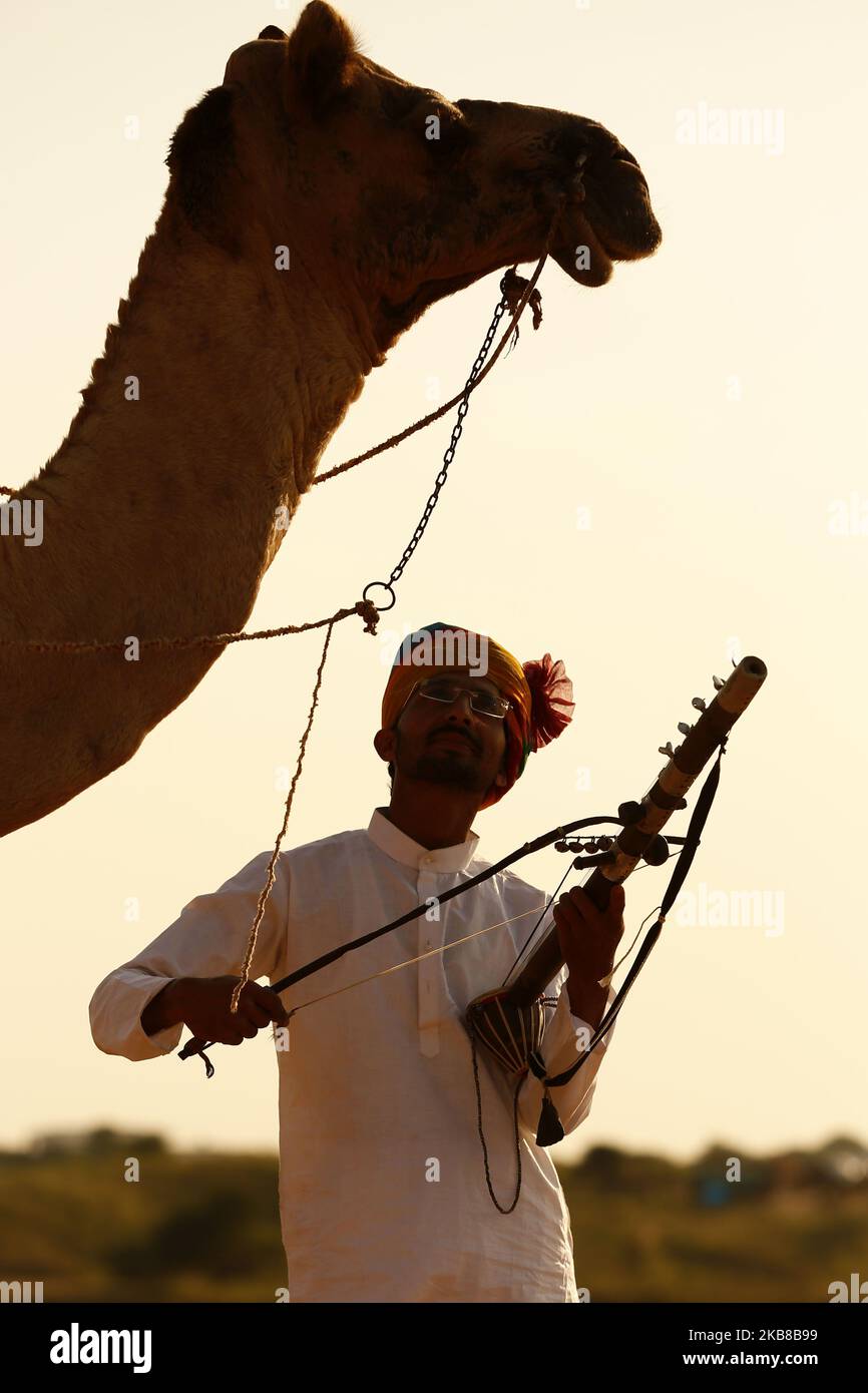 Ravanahatha hi-res stock photography and images - Alamy