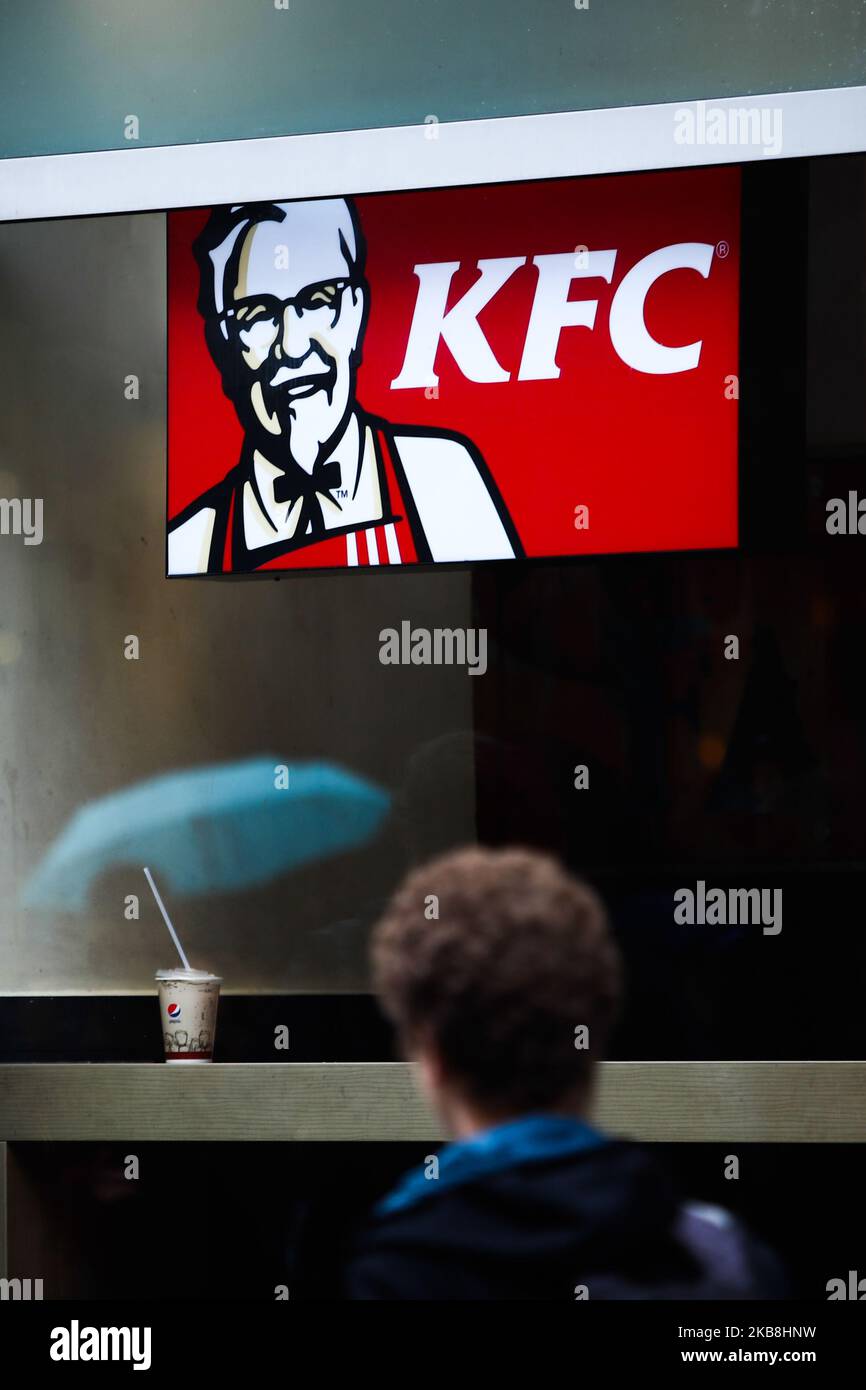 Kfc logos hi-res stock photography and images - Alamy