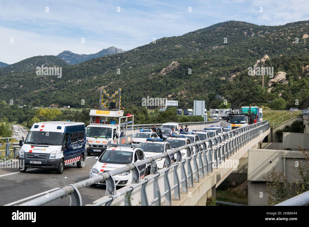 Cues of traffic hi-res stock photography and images - Alamy