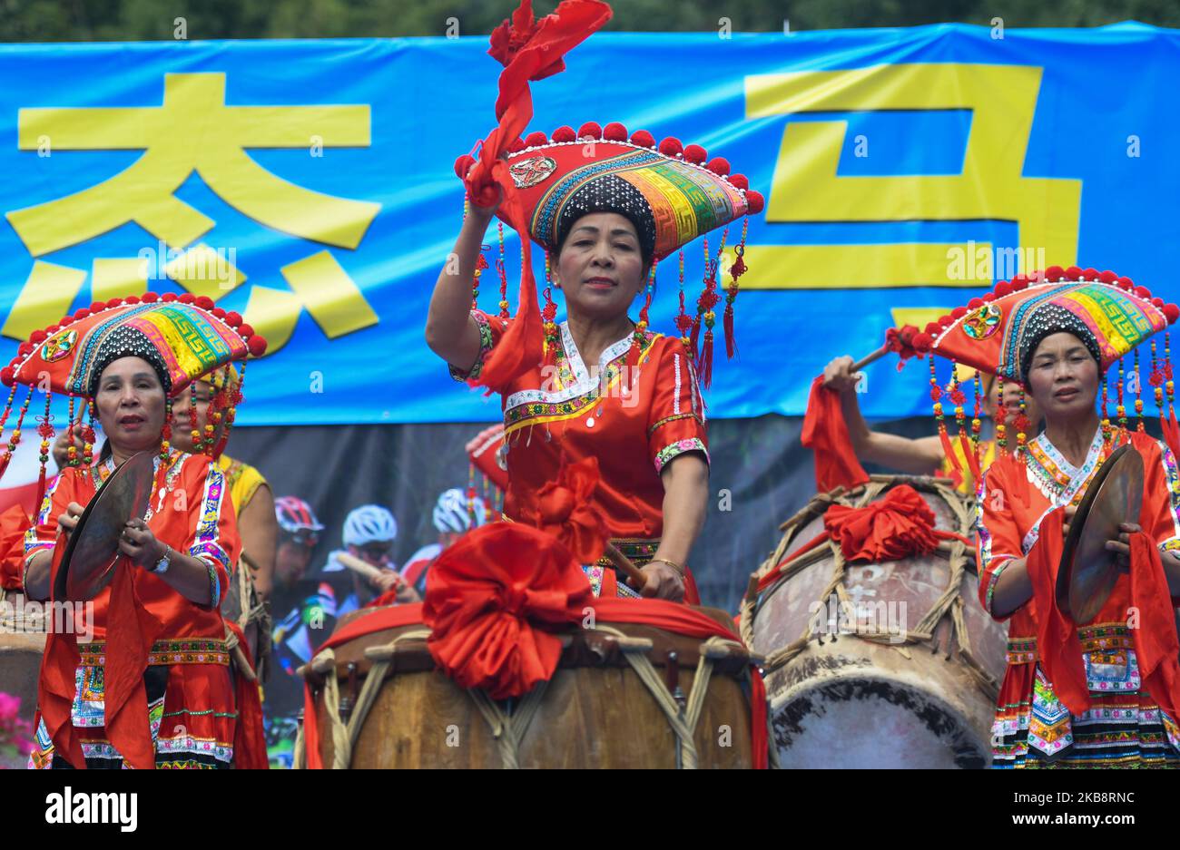 Kra dai speaking hi-res stock photography and images - Alamy