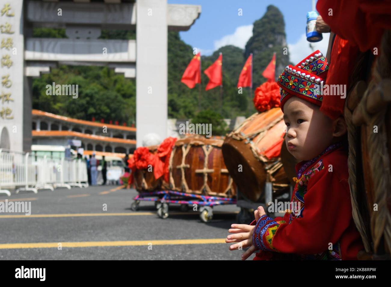 Kra dai speaking hi-res stock photography and images - Alamy