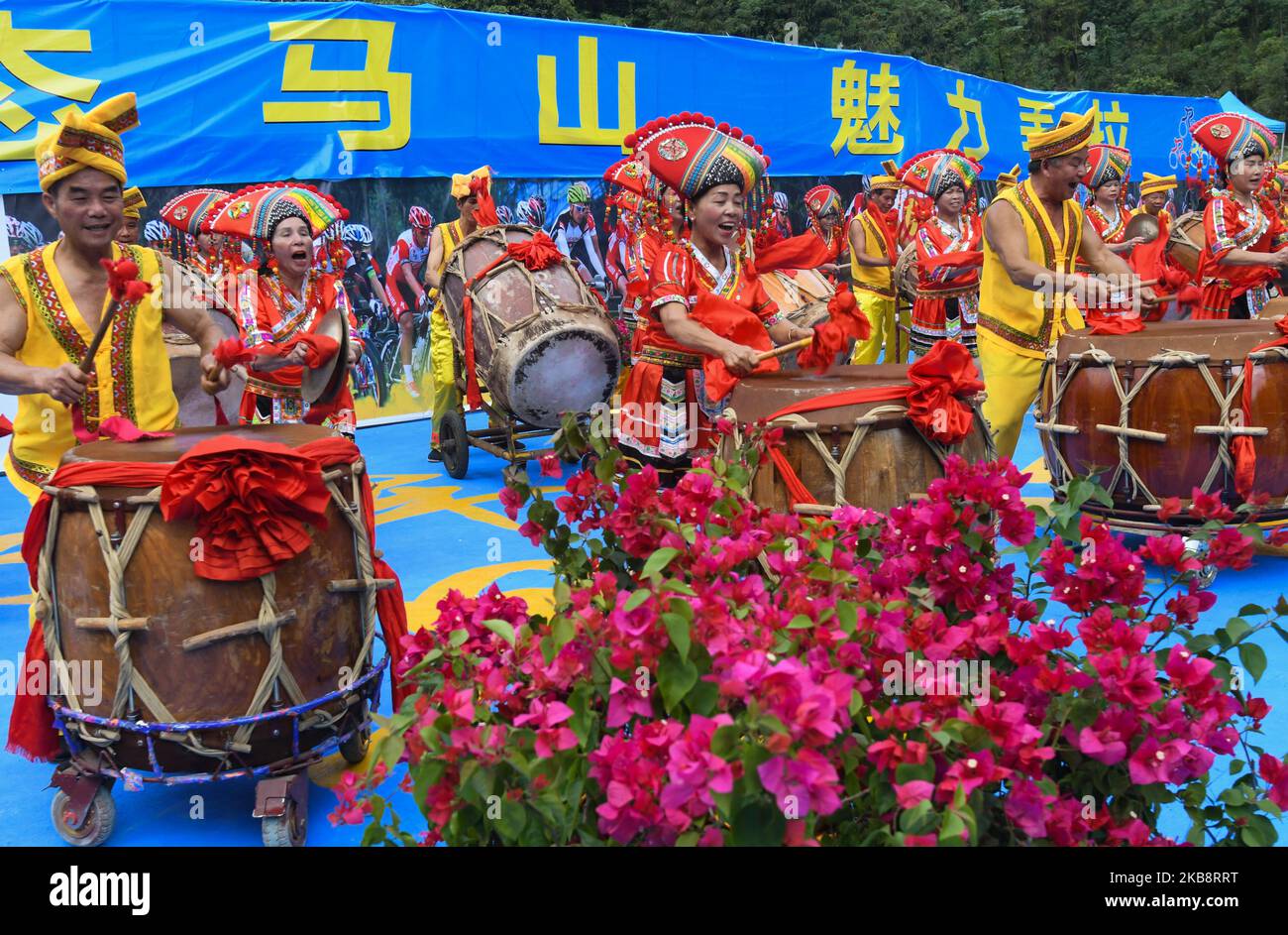 Kra dai speaking hi-res stock photography and images - Alamy