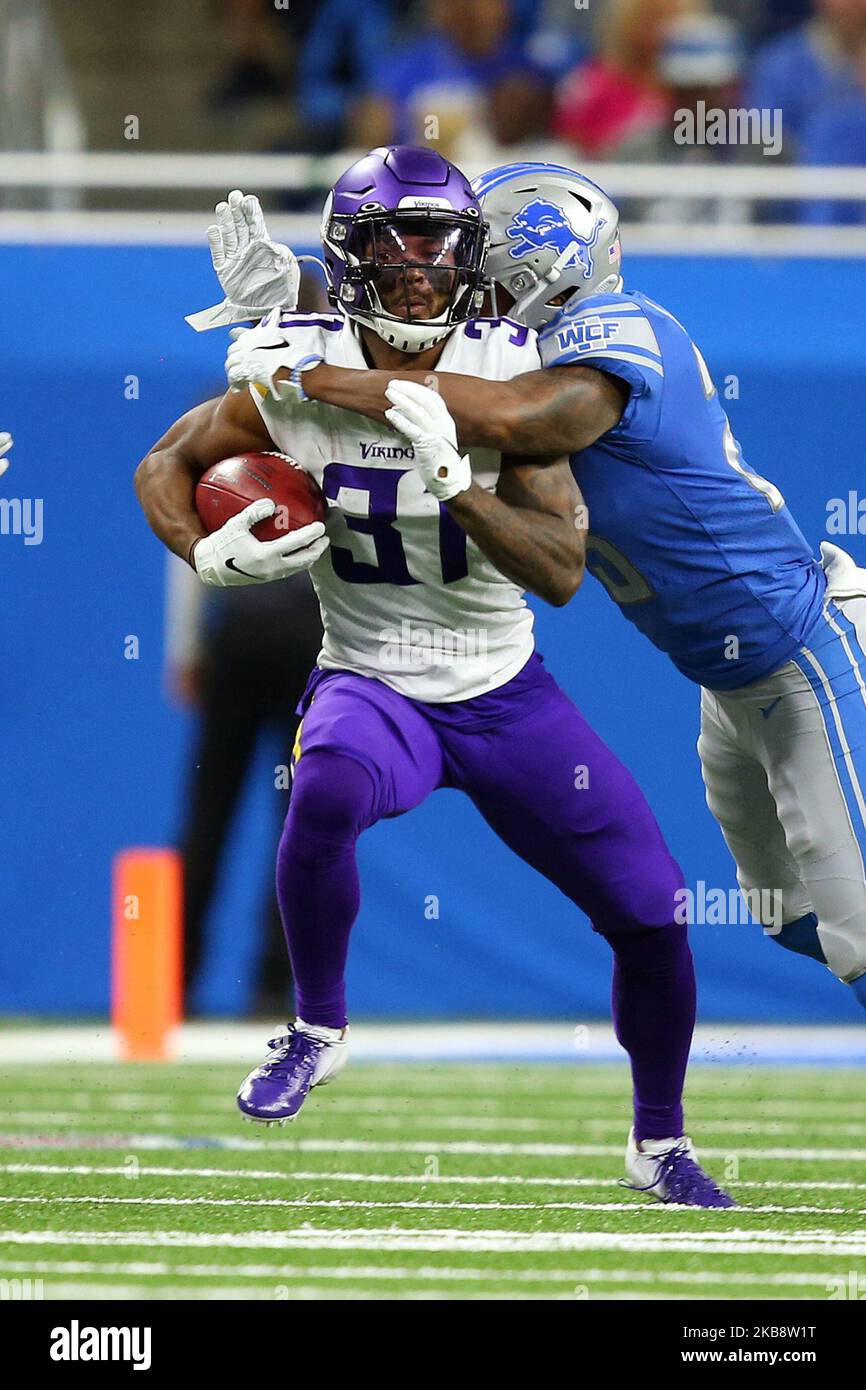 Minnesota Vikings running back Ameer Abdullah (31) carries the ball ...