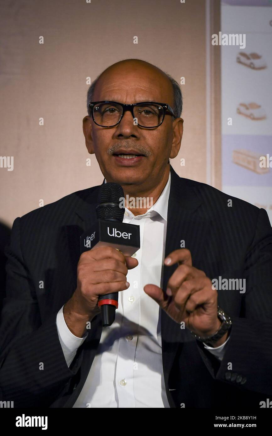 Delhi metro rail corporation hi-res stock photography and images - Alamy