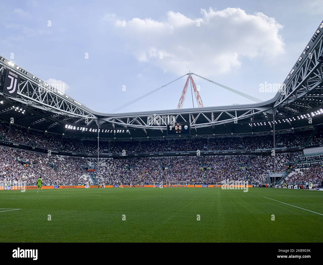 Curva final hi-res stock photography and images - Alamy
