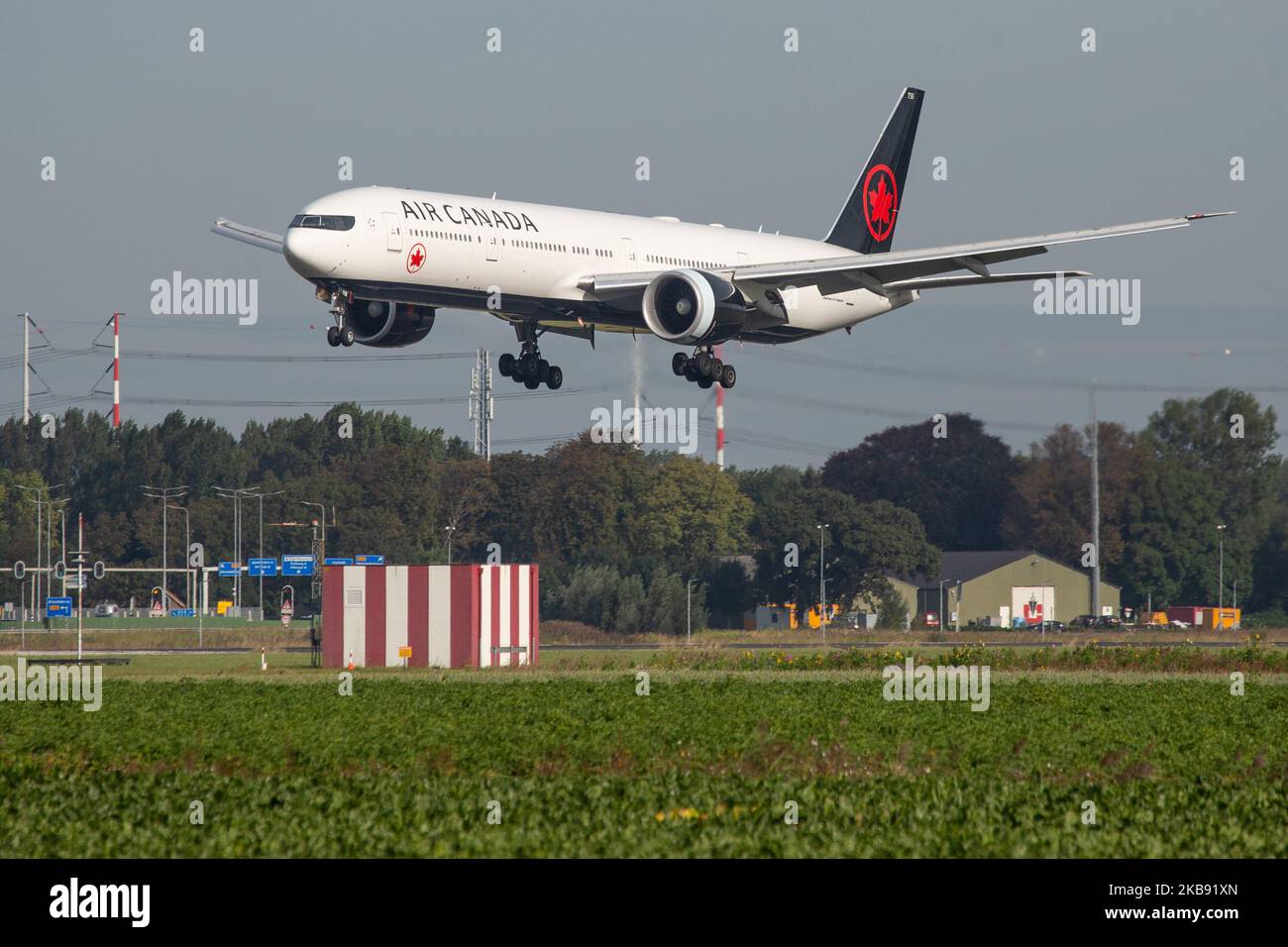 Air Canada Boeing 777-300 aircraft as seen on final approach landing at ...