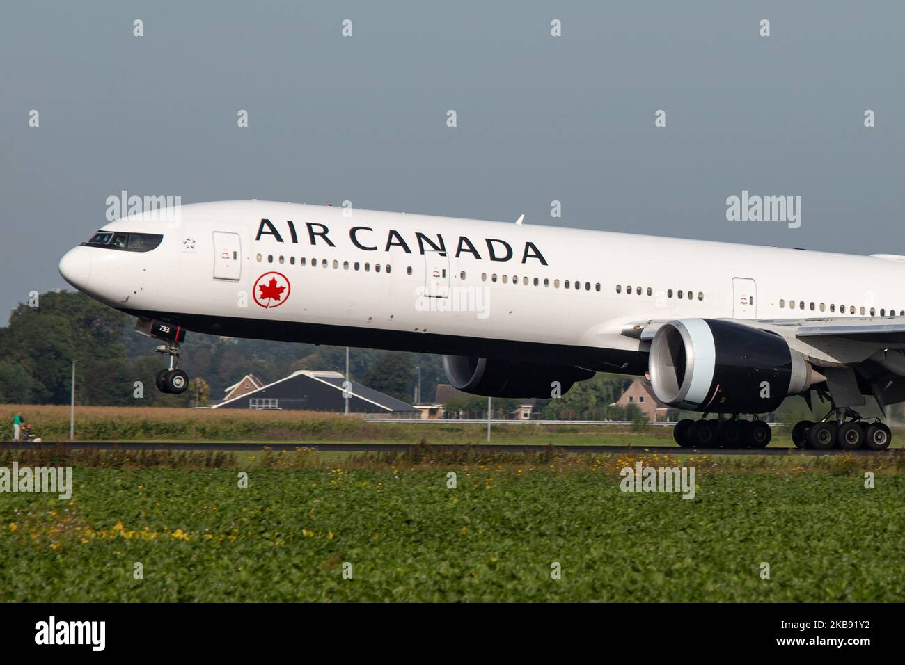 Air Canada Boeing 777-300 aircraft as seen on final approach landing at ...