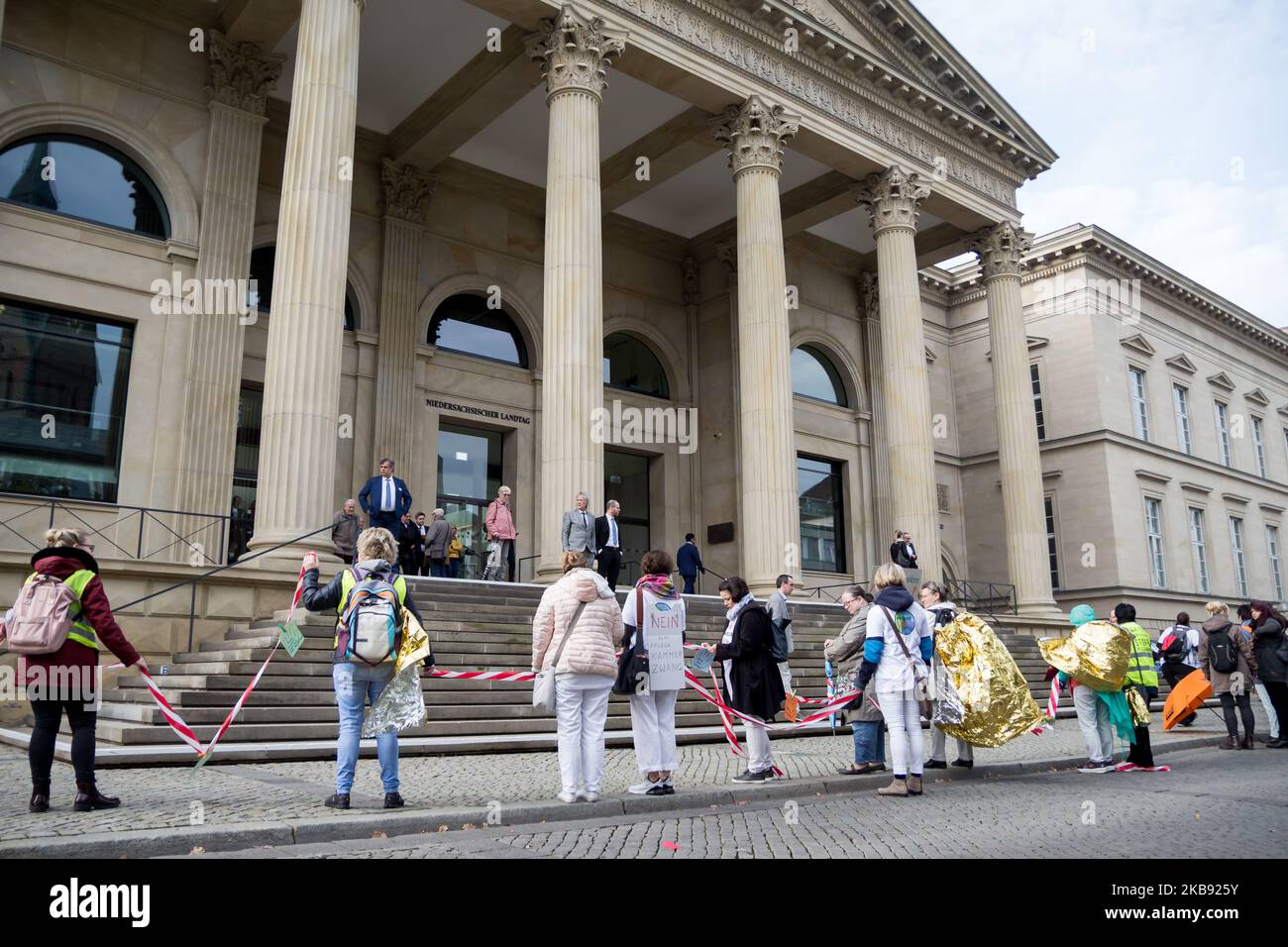 Human chain around parliament hi-res stock photography and images - Alamy