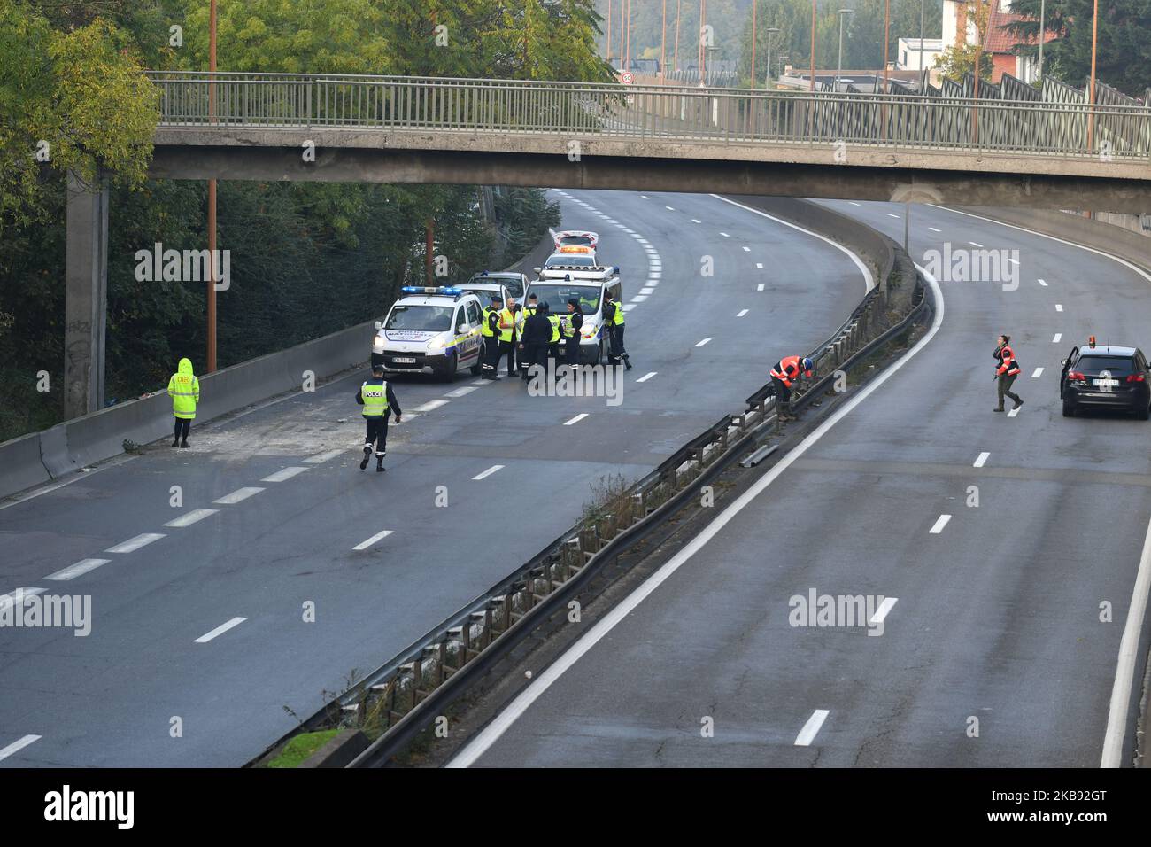 Between Sevres and Meudon the road N118 is closed when the pedestrian ...