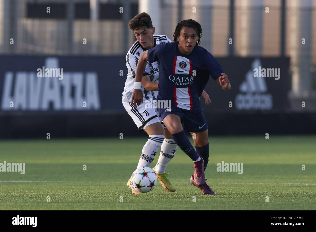 Turin, Italy, 2nd November 2022. Diego Ripani of Juventus tussles with ...