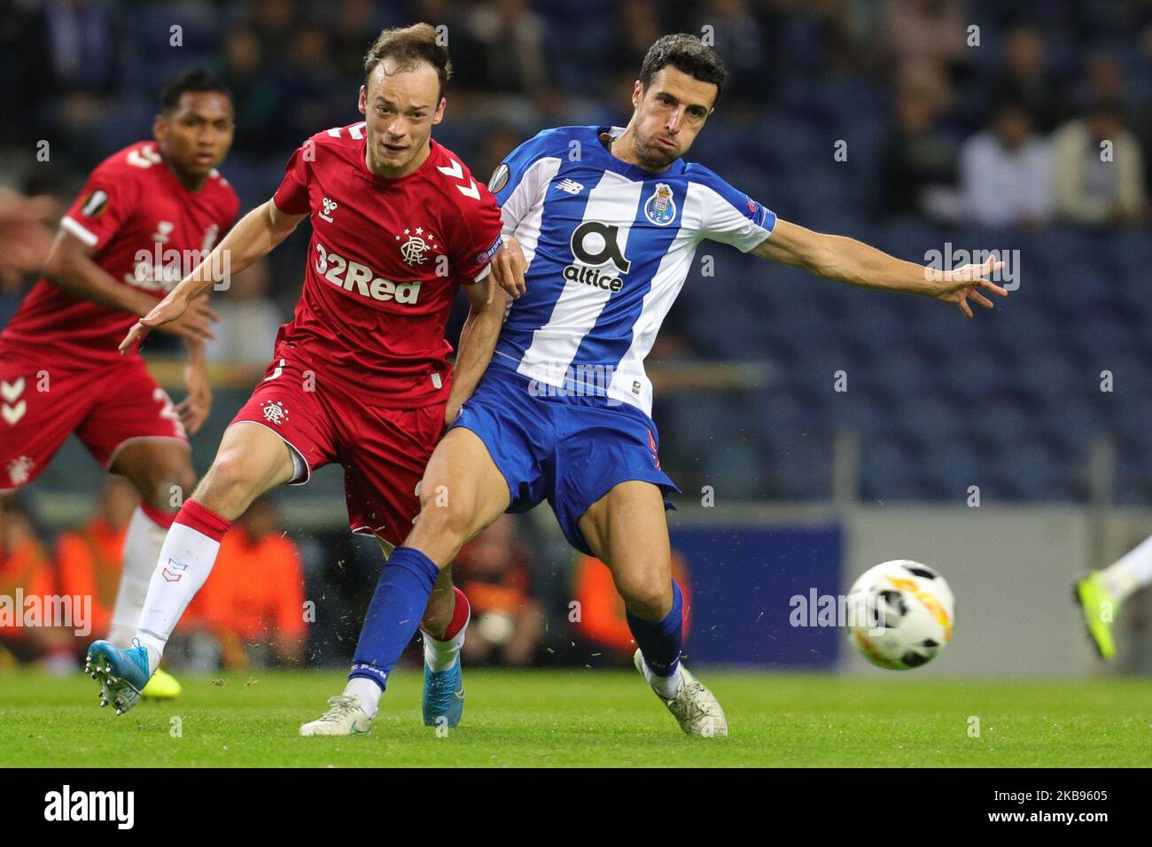 Porto's Spanish defender Ivan Marcano (R) vies with Brandon Barker ...