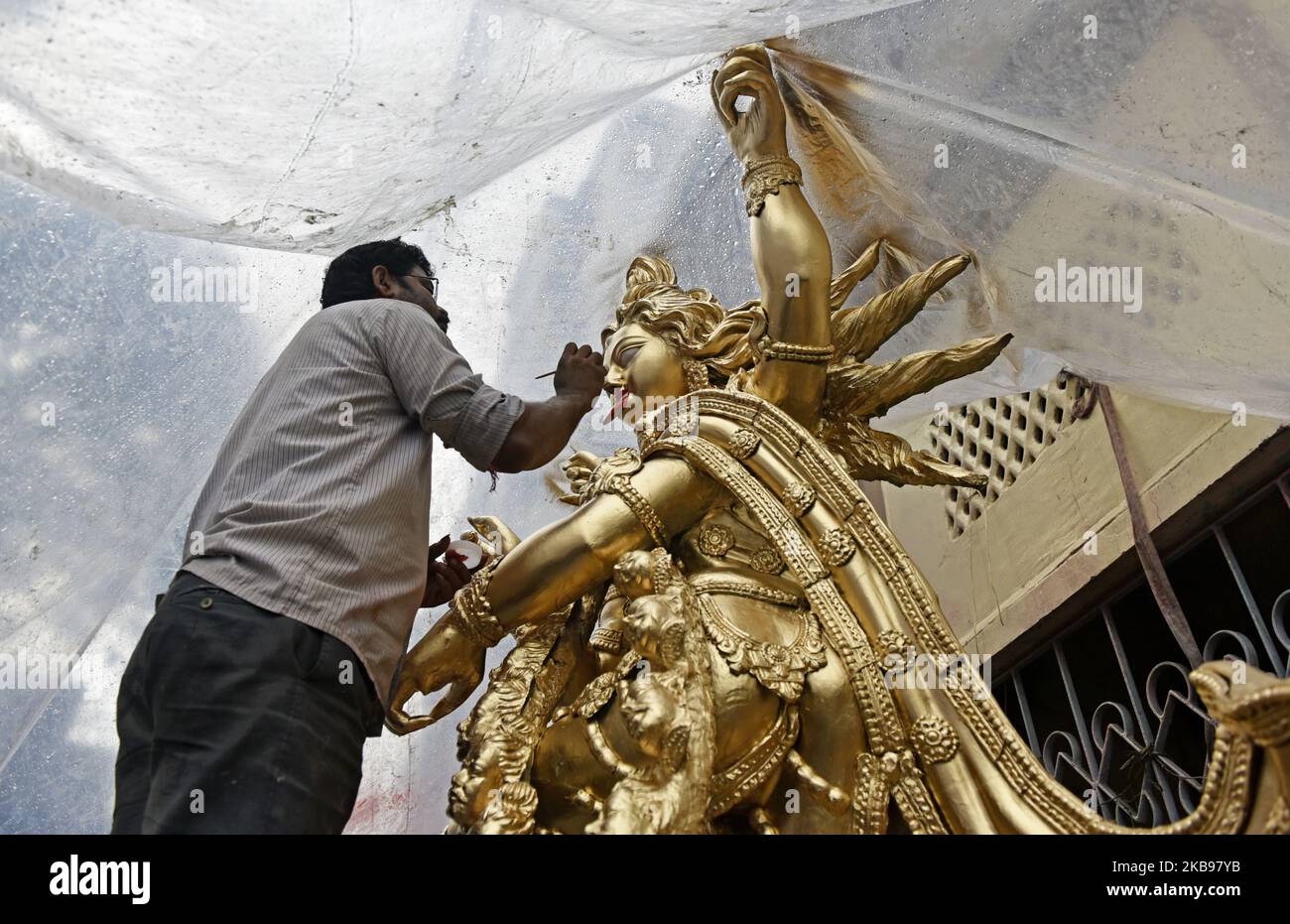 Hindu goddess Kali Idol making workshop in Kolkata, India, 25 October ...