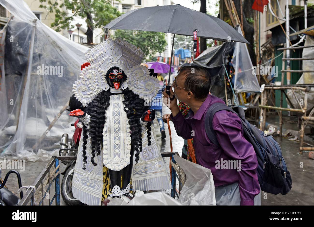 Hindu goddess Kali Idol making workshop in Kolkata, India, 25 October ...