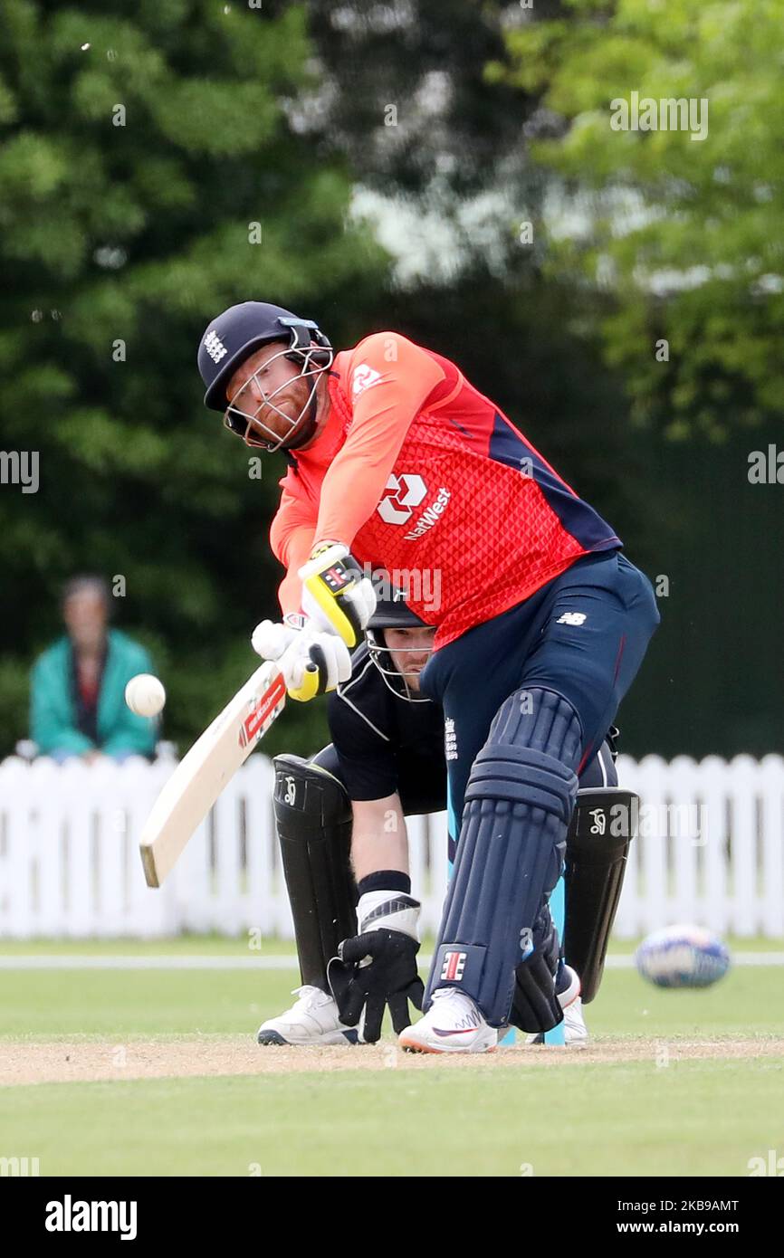 Bert sutcliffe oval hi-res stock photography and images - Alamy