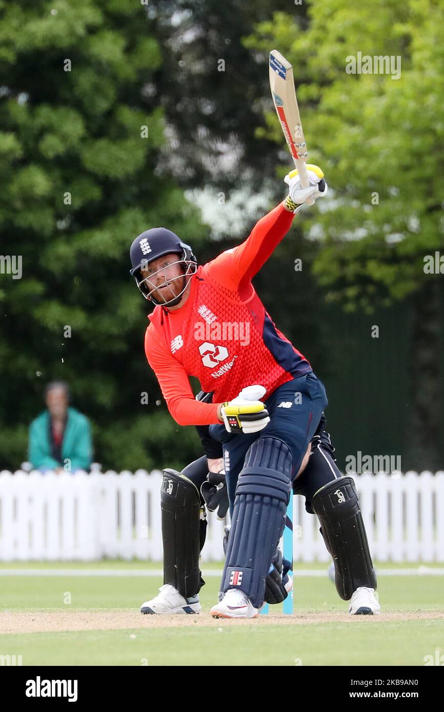 Bert sutcliffe oval hi-res stock photography and images - Alamy