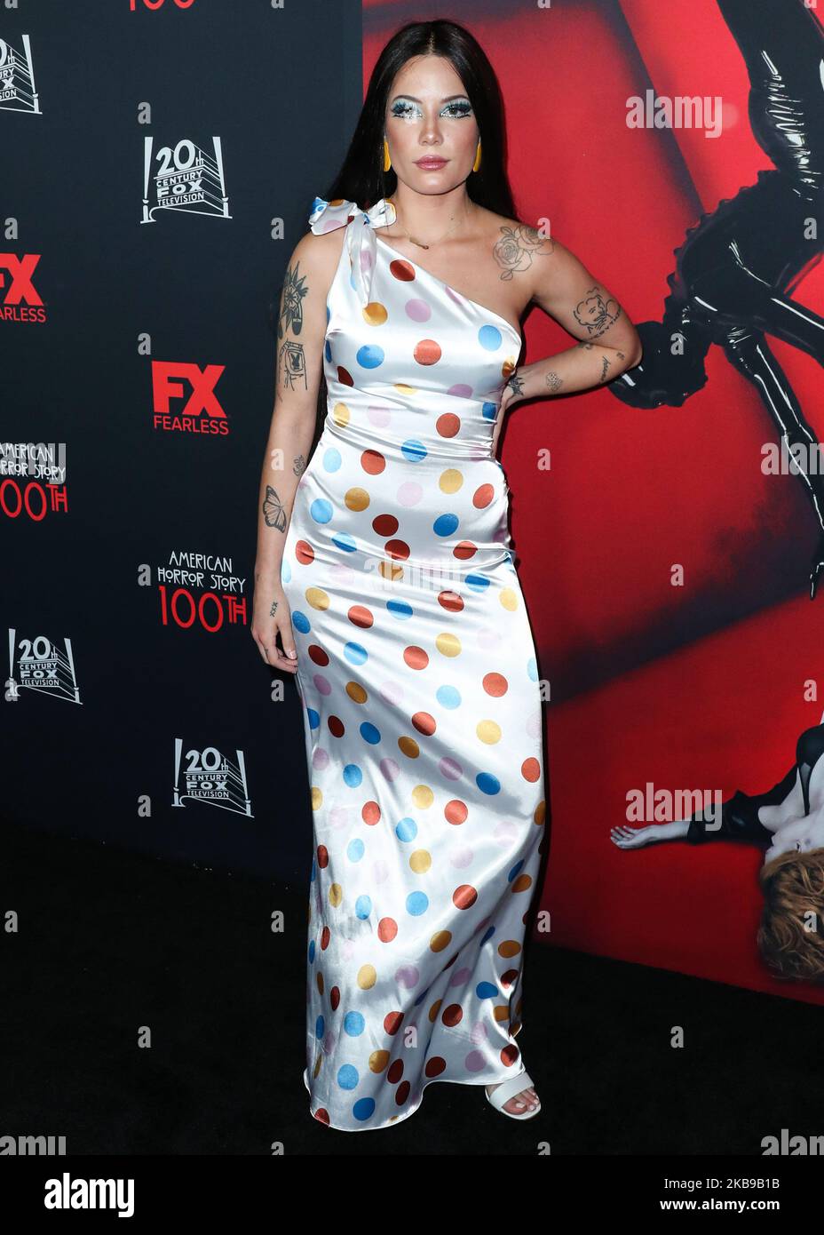 HOLLYWOOD, LOS ANGELES, CALIFORNIA, USA - OCTOBER 26: Singer Halsey ...