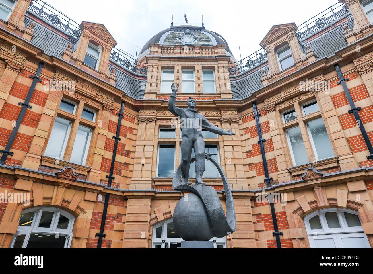 Globe metallic sculpture hi-res stock photography and images - Alamy