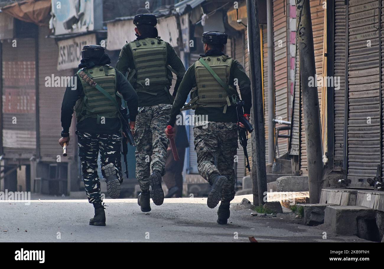 Indian women paramilitary soldiers hi-res stock photography and images ...