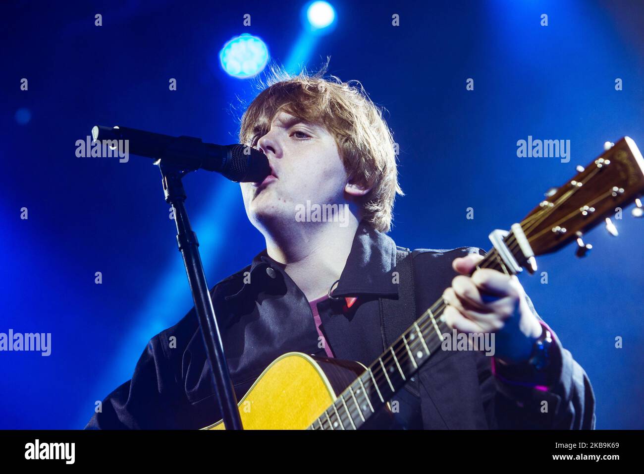 Lewis capaldi music photos hi-res stock photography and images - Alamy