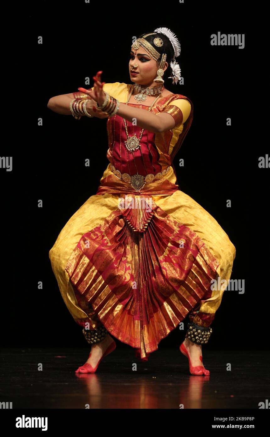 Bharathanatyam arangetram hi-res stock photography and images - Alamy