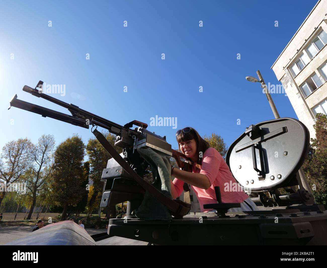 Bulgarian Military Police team shows their weapons and skills to the ...