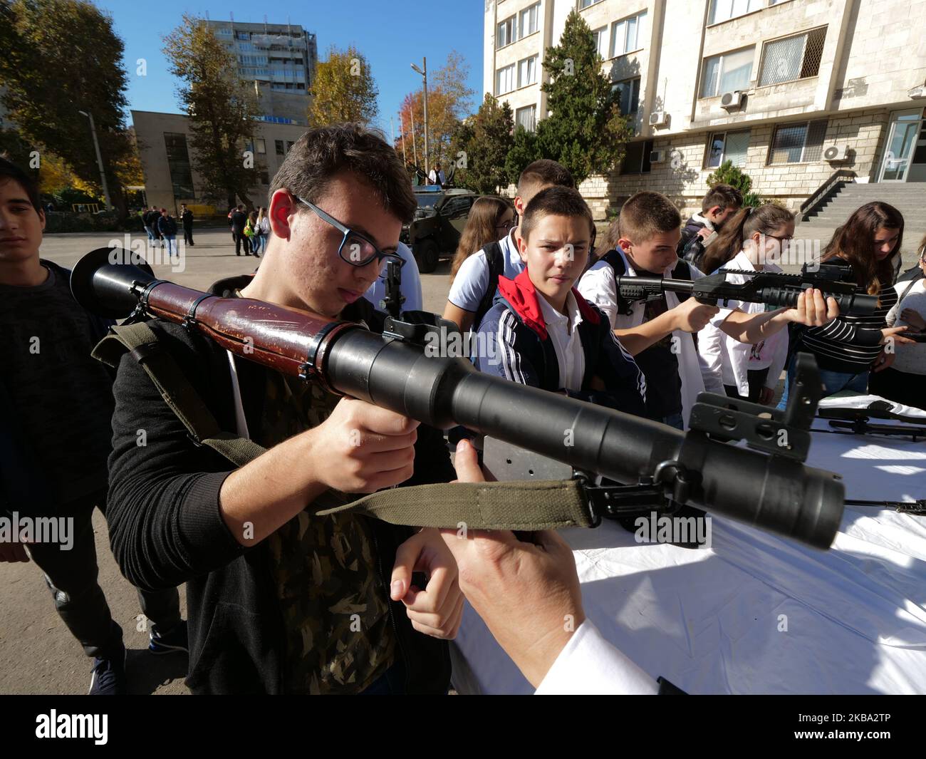 Bulgarian Military Police team shows their weapons and skills to the ...